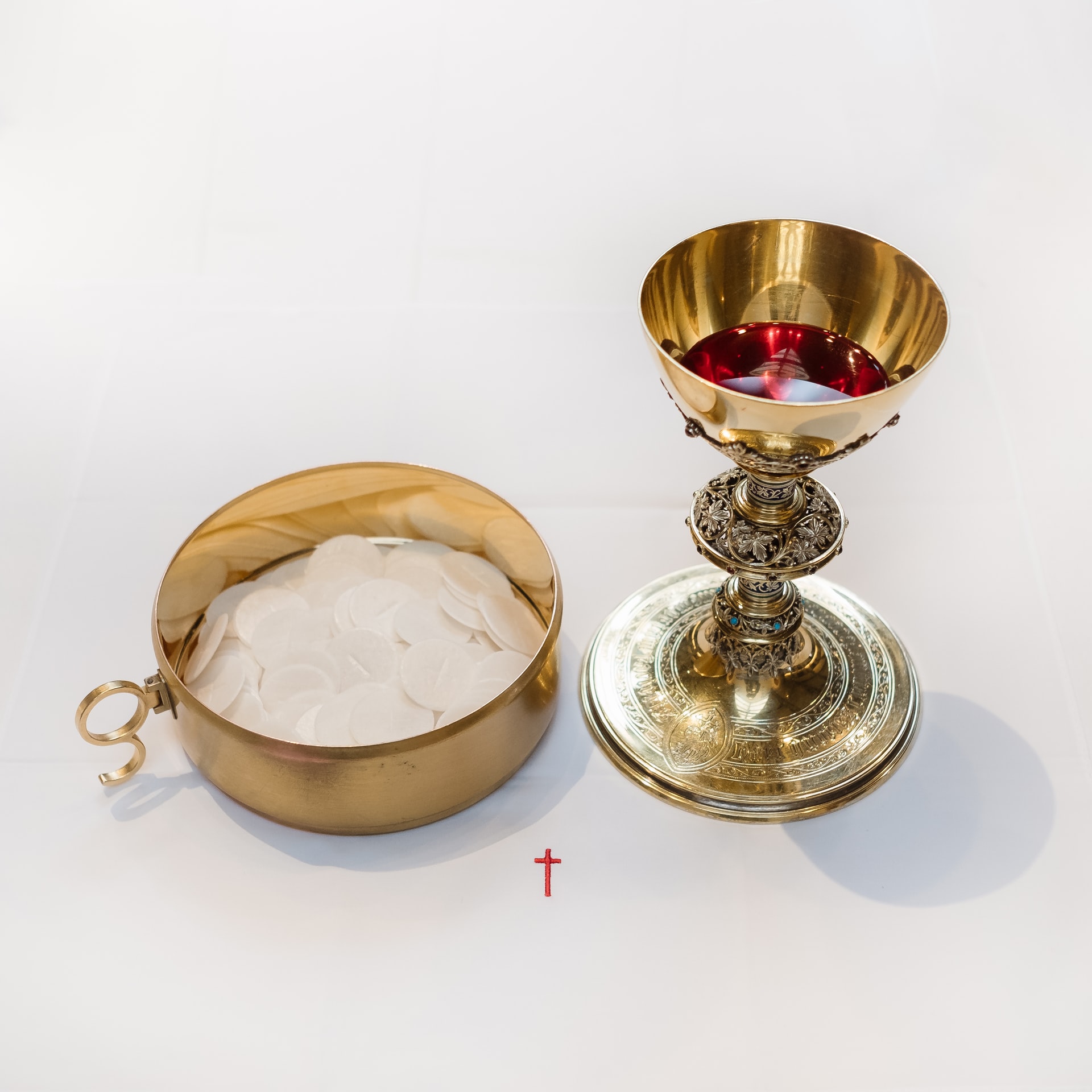 The Power of His Blood - The Communion Table - Living In The Word